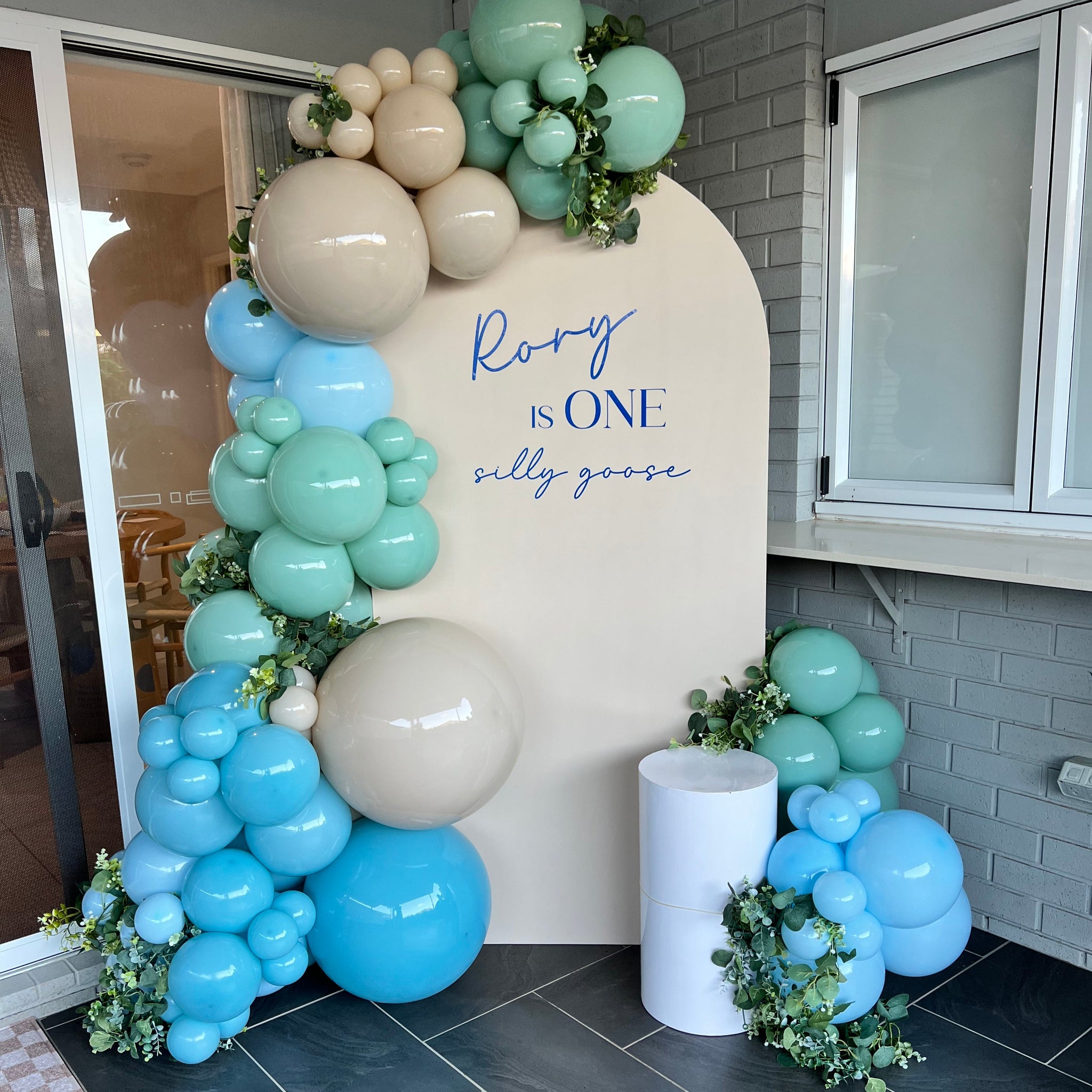 Organic Signature Balloon Garland